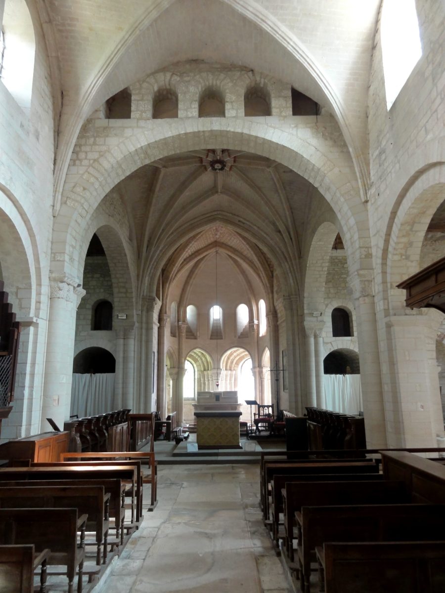 ARQUITECTURA ROMÁNICA Y SUS CONSTRUCCIONES RELIGIOSAS EN LA EDAD MEDIA
