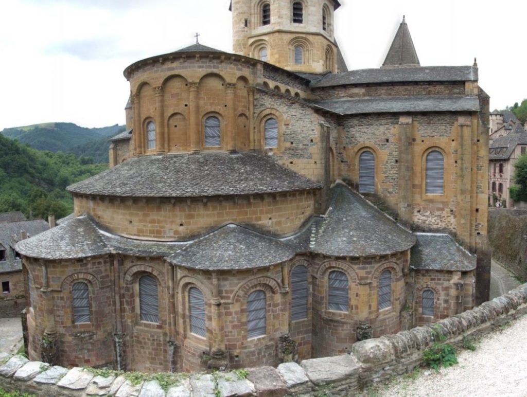 ARQUITECTURA ROMÁNICA Y SUS CONSTRUCCIONES RELIGIOSAS EN LA EDAD MEDIA