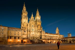 ARQUITECTURA ROMÁNICA Y SUS CONSTRUCCIONES RELIGIOSAS EN LA EDAD MEDIA