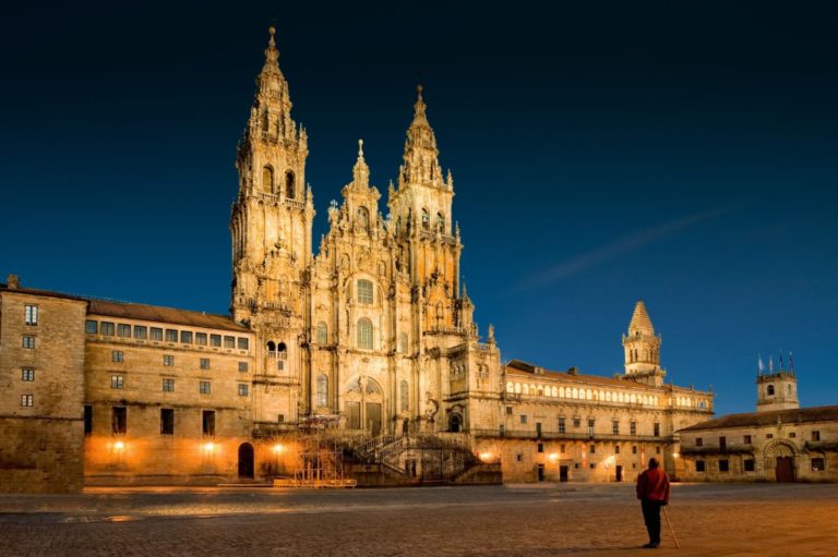 ARQUITECTURA ROMÁNICA Y SUS CONSTRUCCIONES RELIGIOSAS EN LA EDAD MEDIA